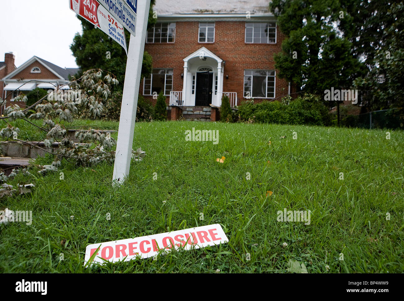 A foreclosed home Stock Photo - Alamy