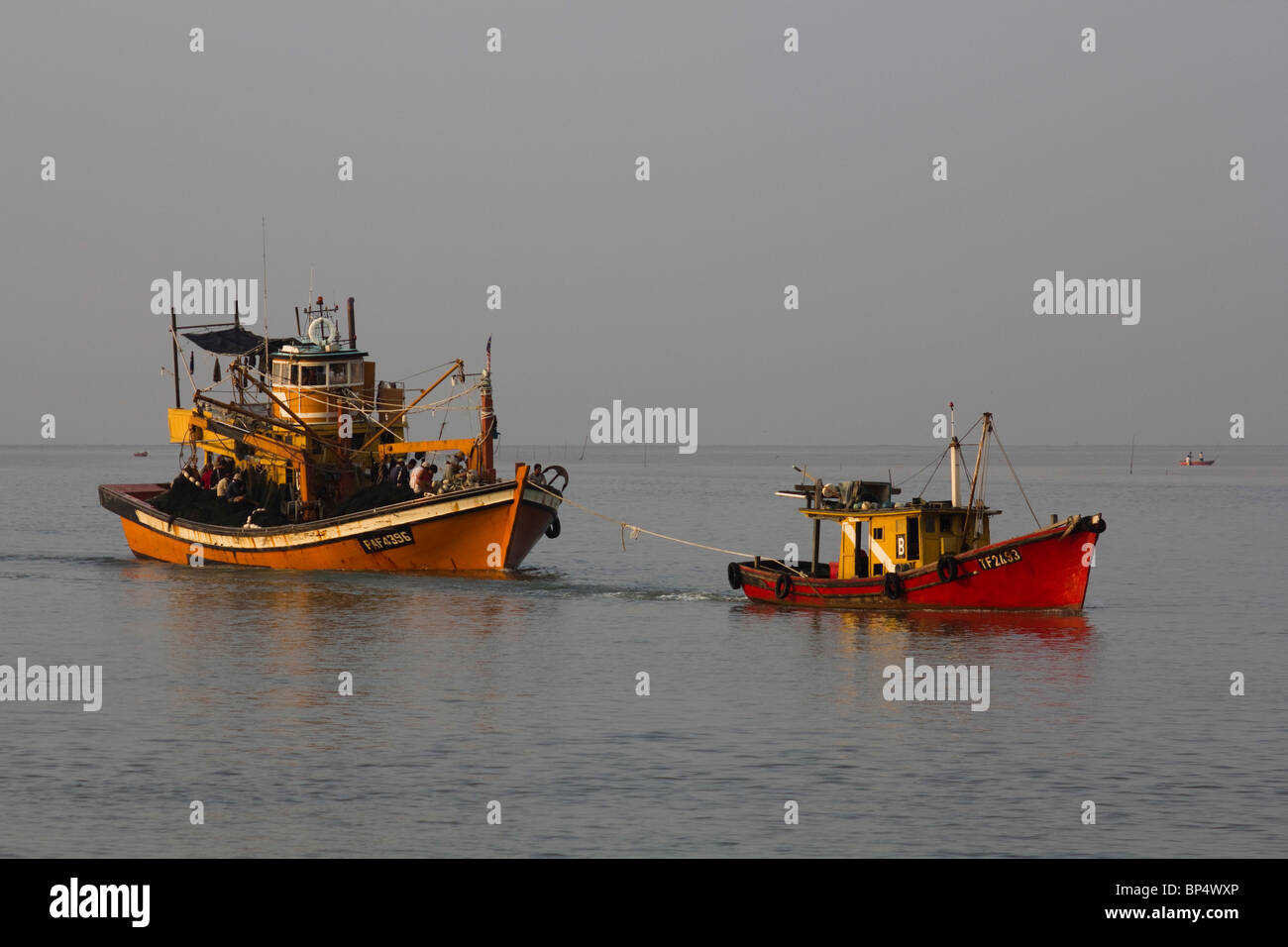 Boat being towed hi-res stock photography and images - Alamy