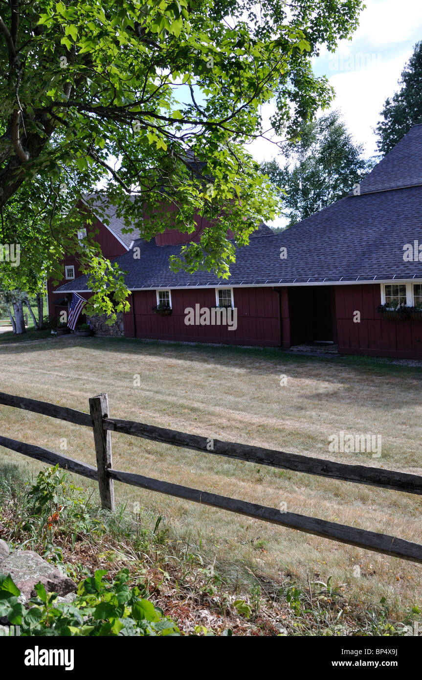 Connecticut farmhouse hi-res stock photography and images - Alamy