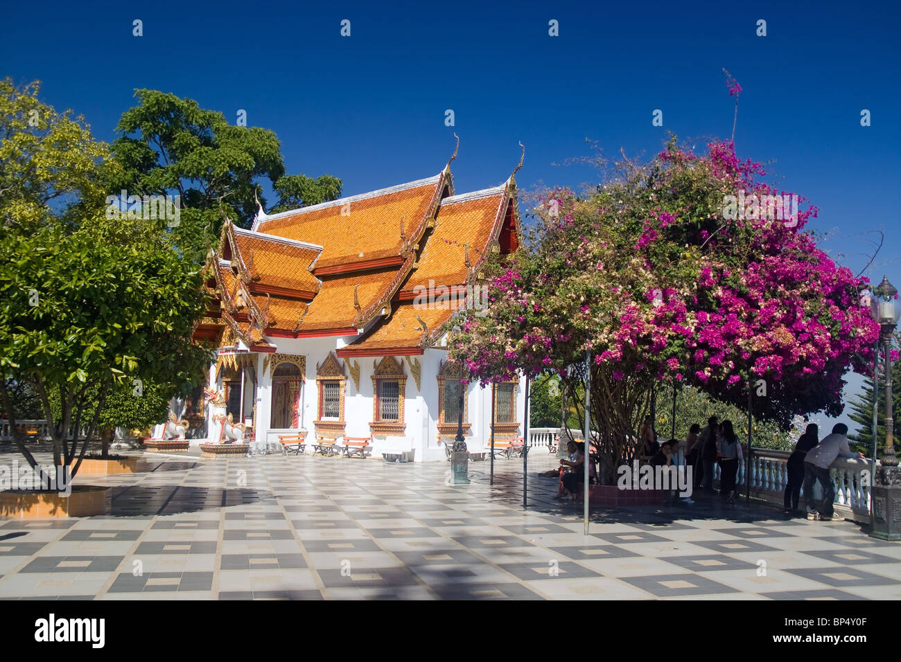 Cloister wat doi suthep hi-res stock photography and images - Alamy