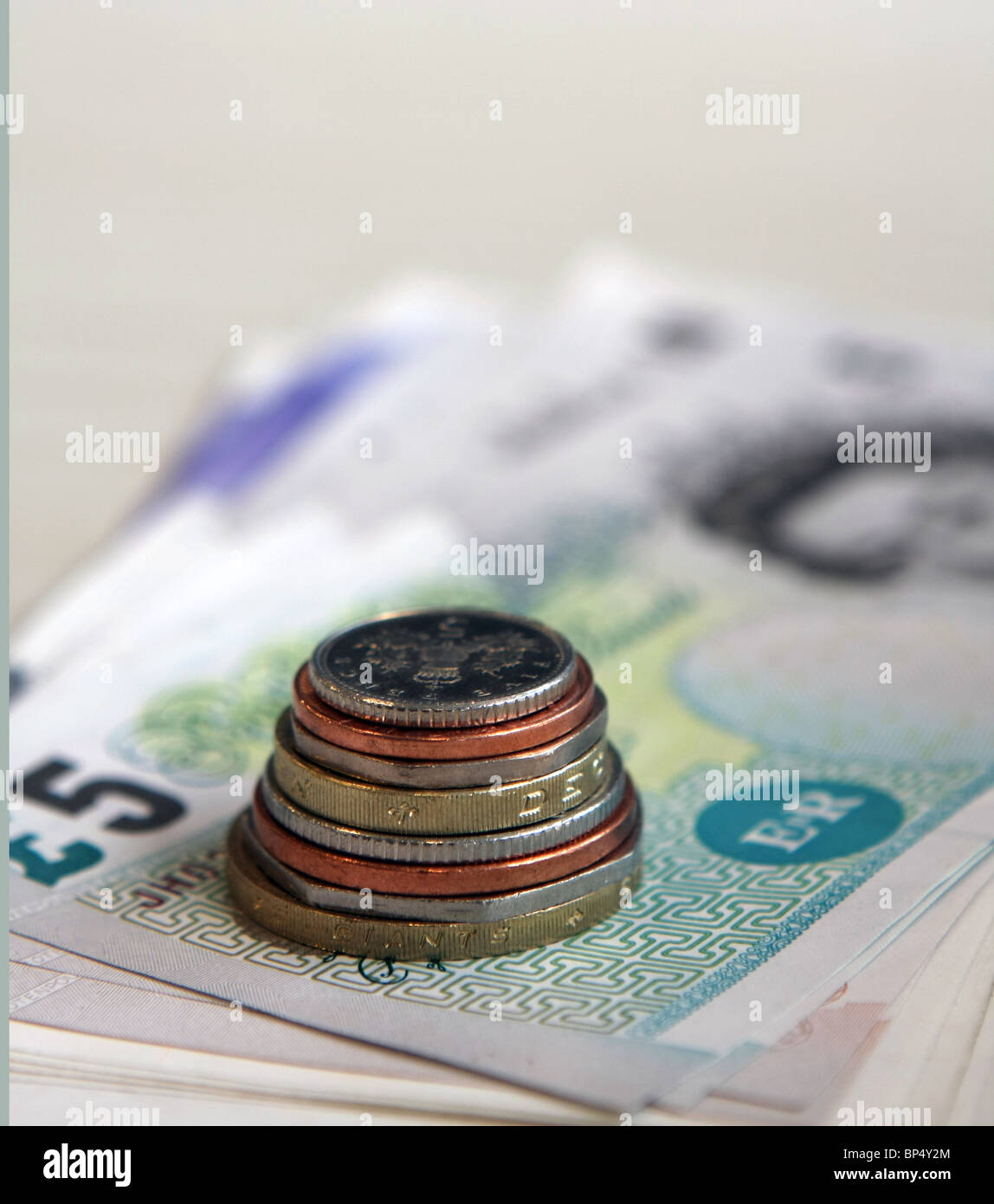 Money pounds sterling pile coins notes hi-res stock photography and ...