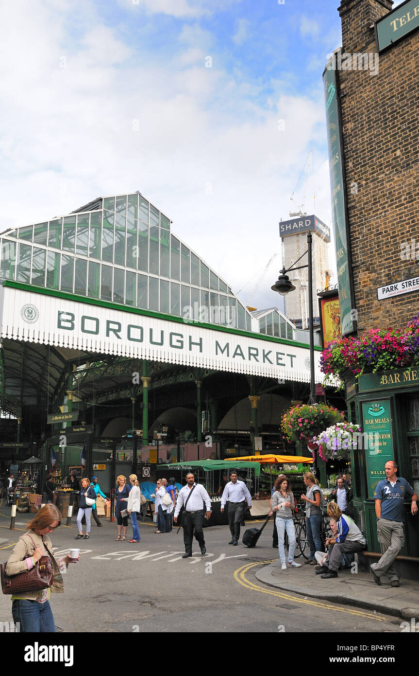 Southwark busy street hi-res stock photography and images - Alamy