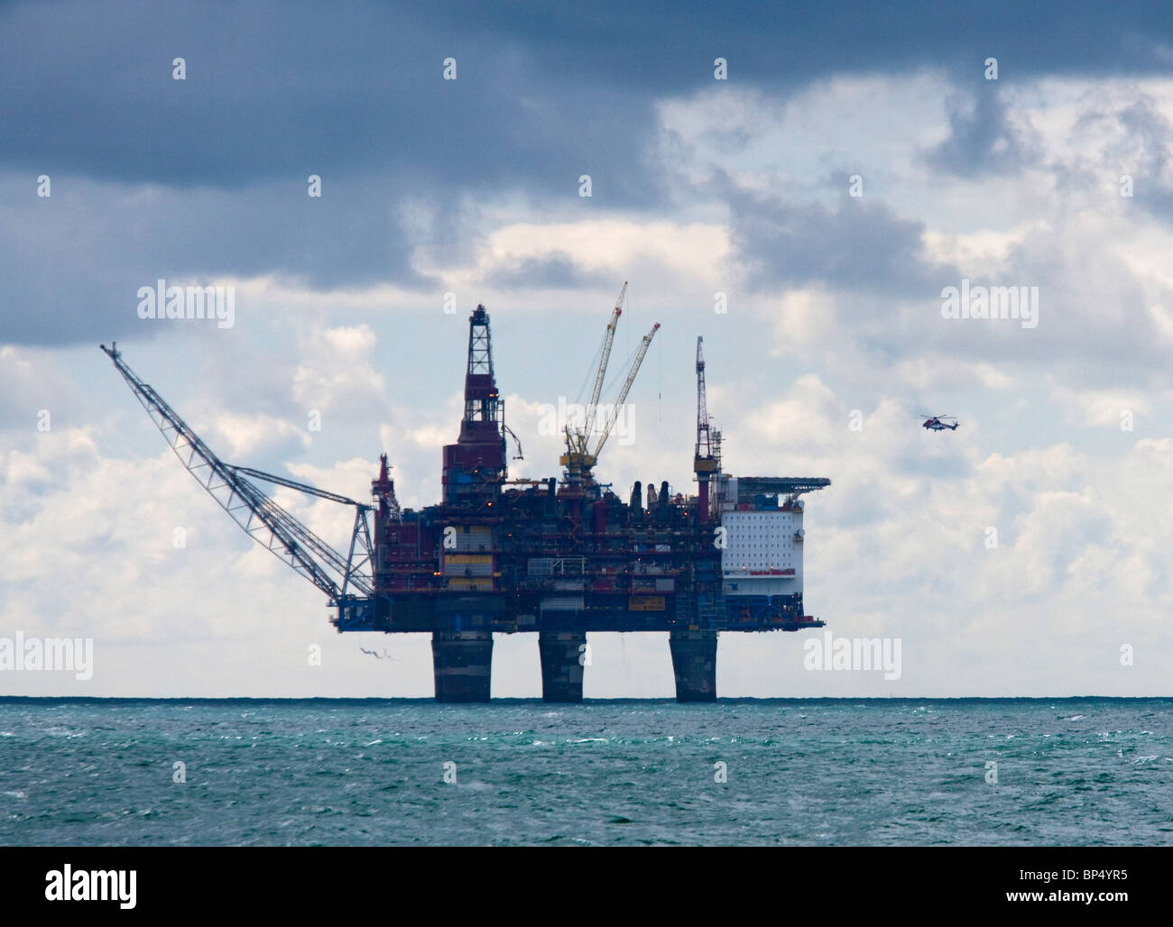 North sea oil rig hi-res stock photography and images - Alamy