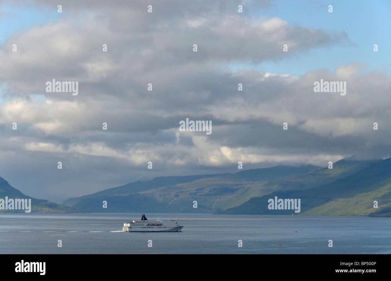 Iceland boat leaving hi-res stock photography and images - Alamy