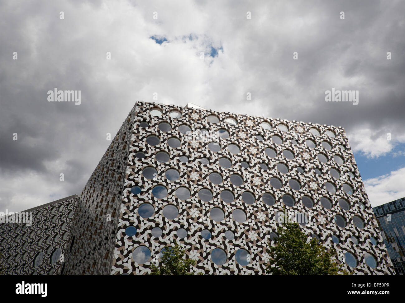 Ravensbourne College - new modern building Greenwich Peninsula Square ...