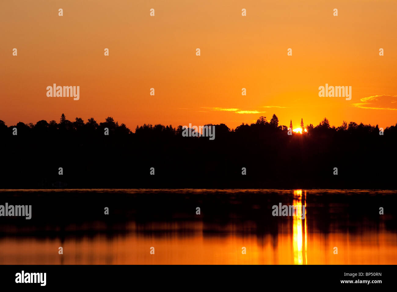 Sunrise by lake hi-res stock photography and images - Alamy