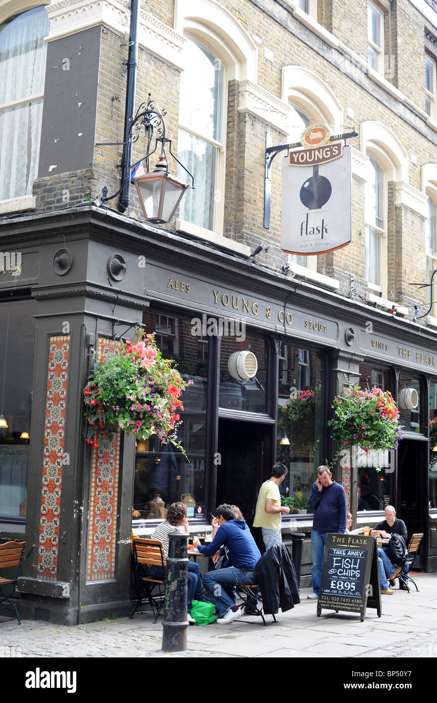 Corner pavement cafe on Flask Walk, Hampstead Village, London Stock ...