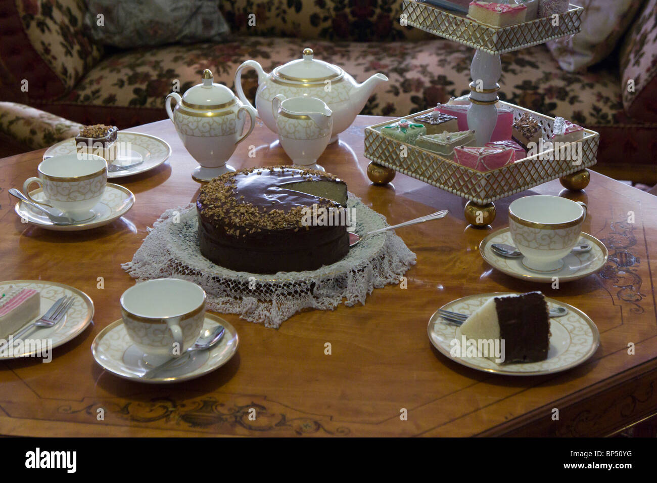 Cragside house interior hi-res stock photography and images - Alamy