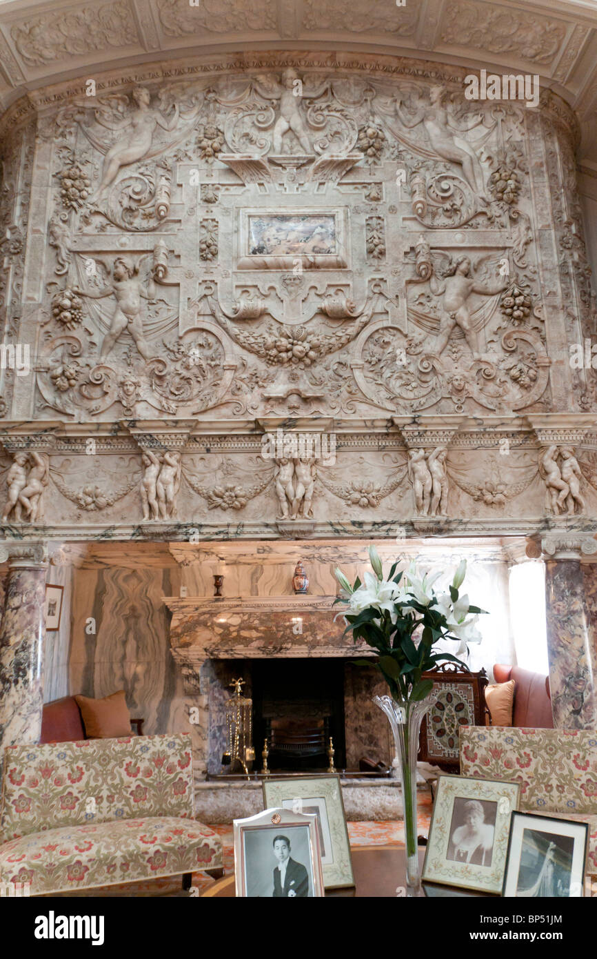 Cragside house interior hi-res stock photography and images - Alamy