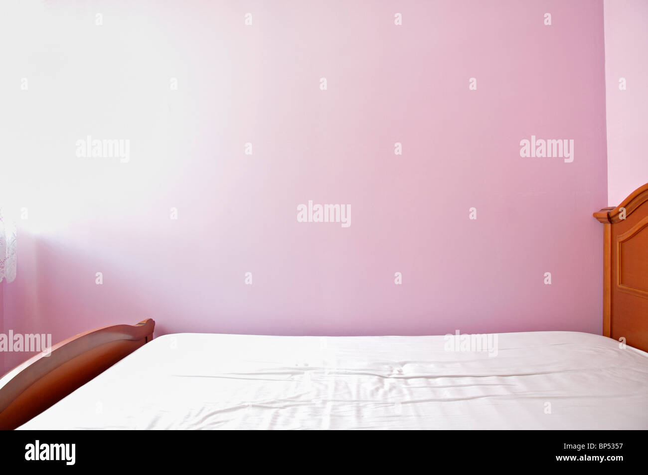 Empty bedroom hi-res stock photography and images - Alamy