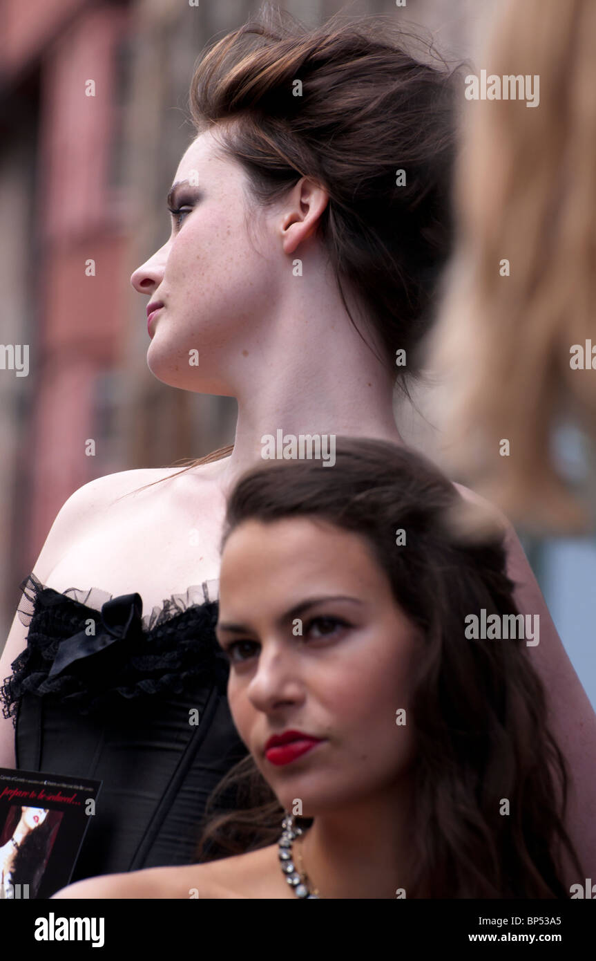 Beautiful courtesans hi-res stock photography and images - Alamy