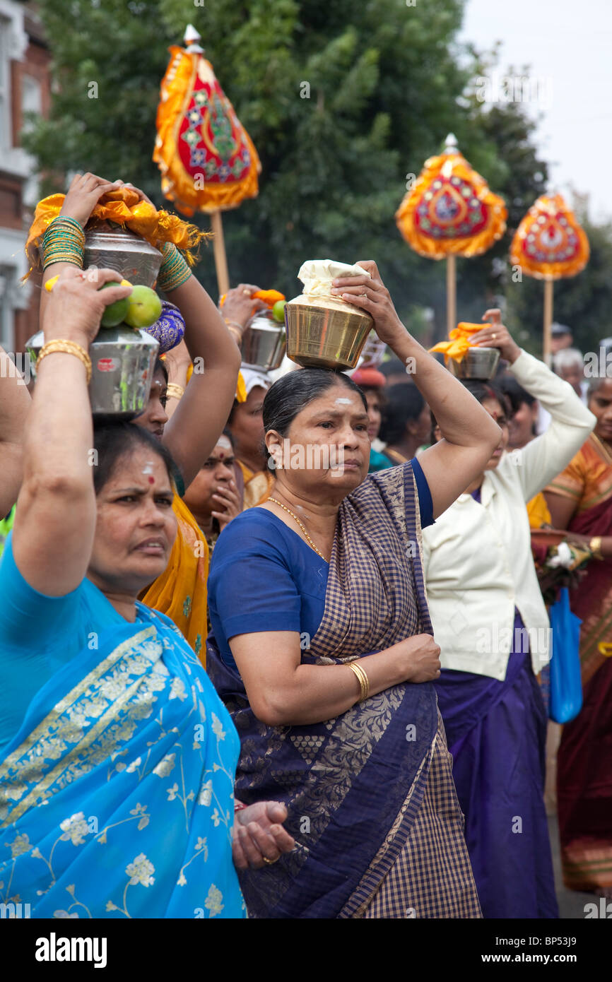 Thousands attend the annual Chariot Festival from the Tamil Hindu Shree ...