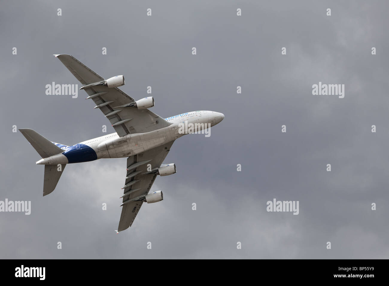 Airbus a380 flypast hi-res stock photography and images - Alamy