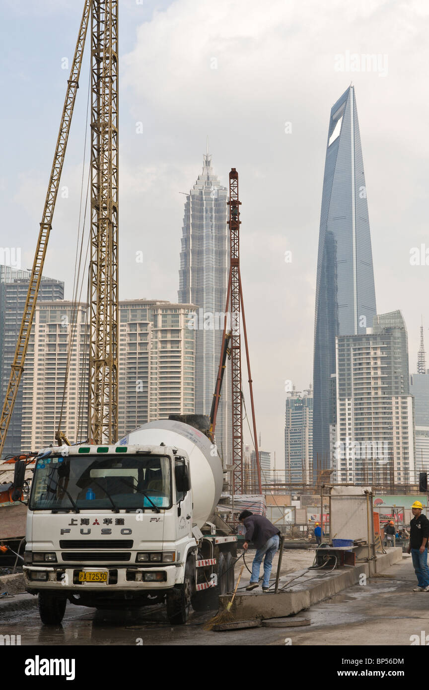 China, Shanghai. Construction site in the Bund Stock Photo - Alamy