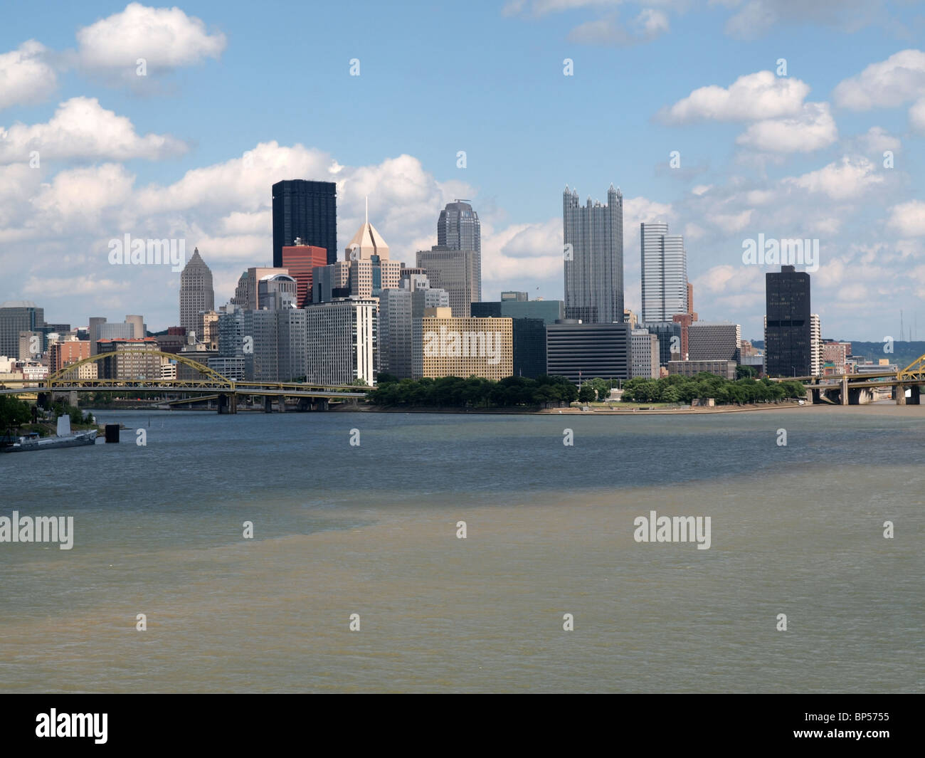 Pittsburgh Pennsylvania river view and skyline on a bright clear day ...