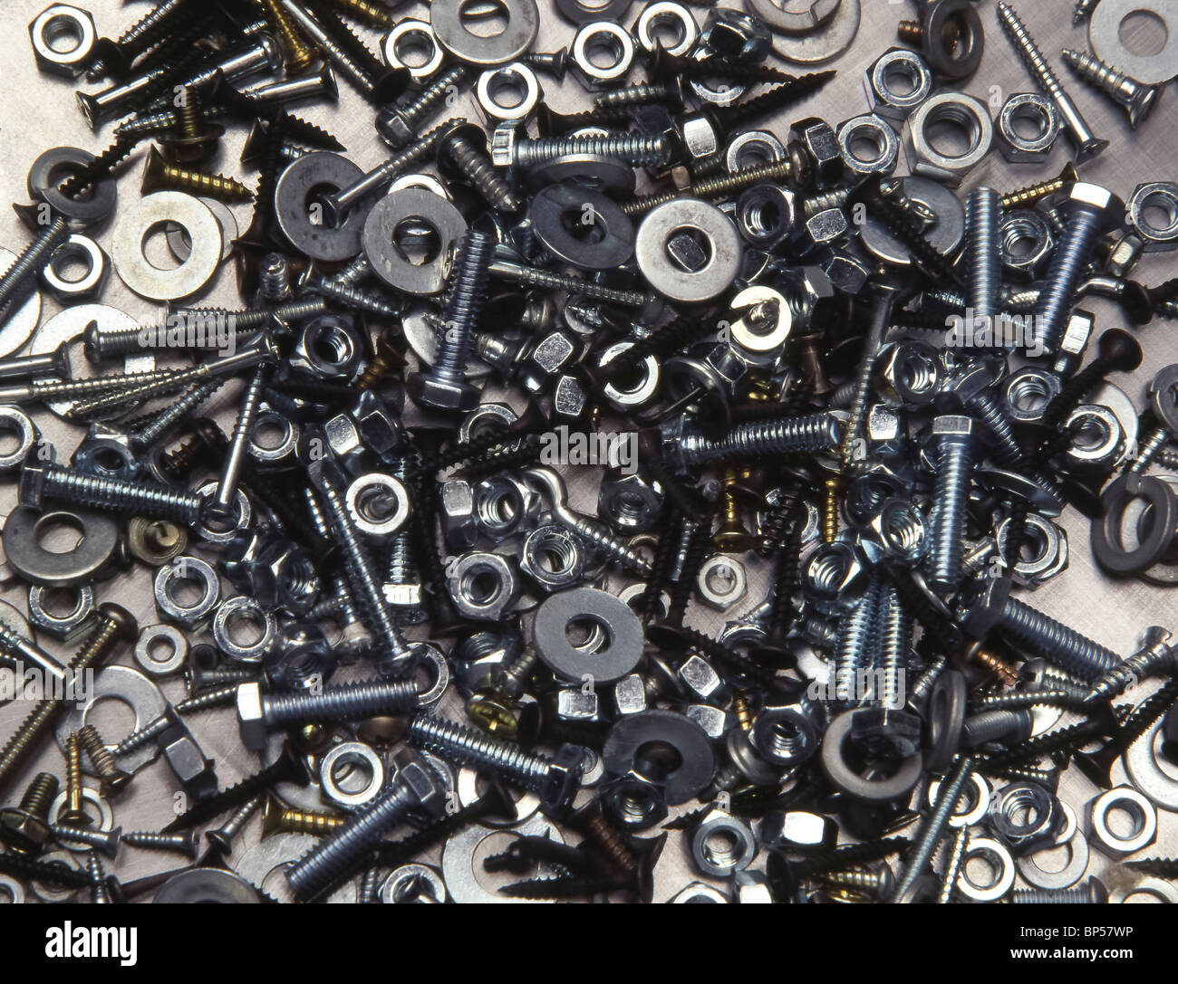 Bolts and nuts pile hi-res stock photography and images - Alamy