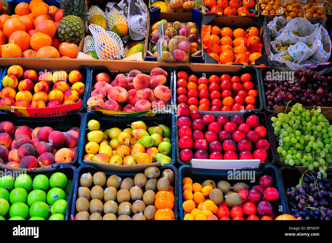 Green grocer display hi-res stock photography and images - Alamy