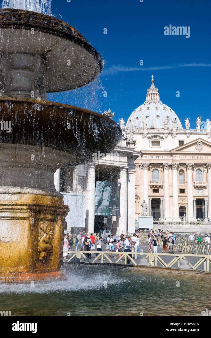 Fountain and St. Peter's Basilica, Rome Stock Photo - Alamy