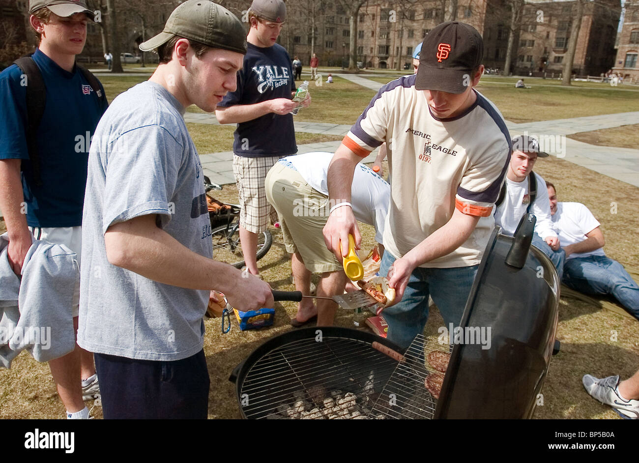 School college barbeque barbecue hi-res stock photography and images ...
