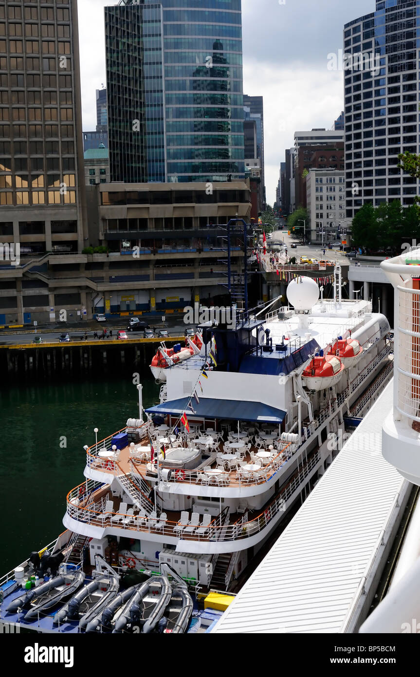 Place port hi-res stock photography and images - Alamy