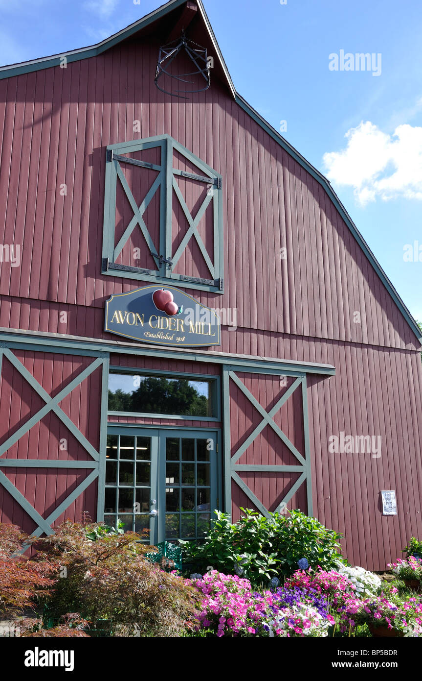 Cider mill hi-res stock photography and images - Alamy