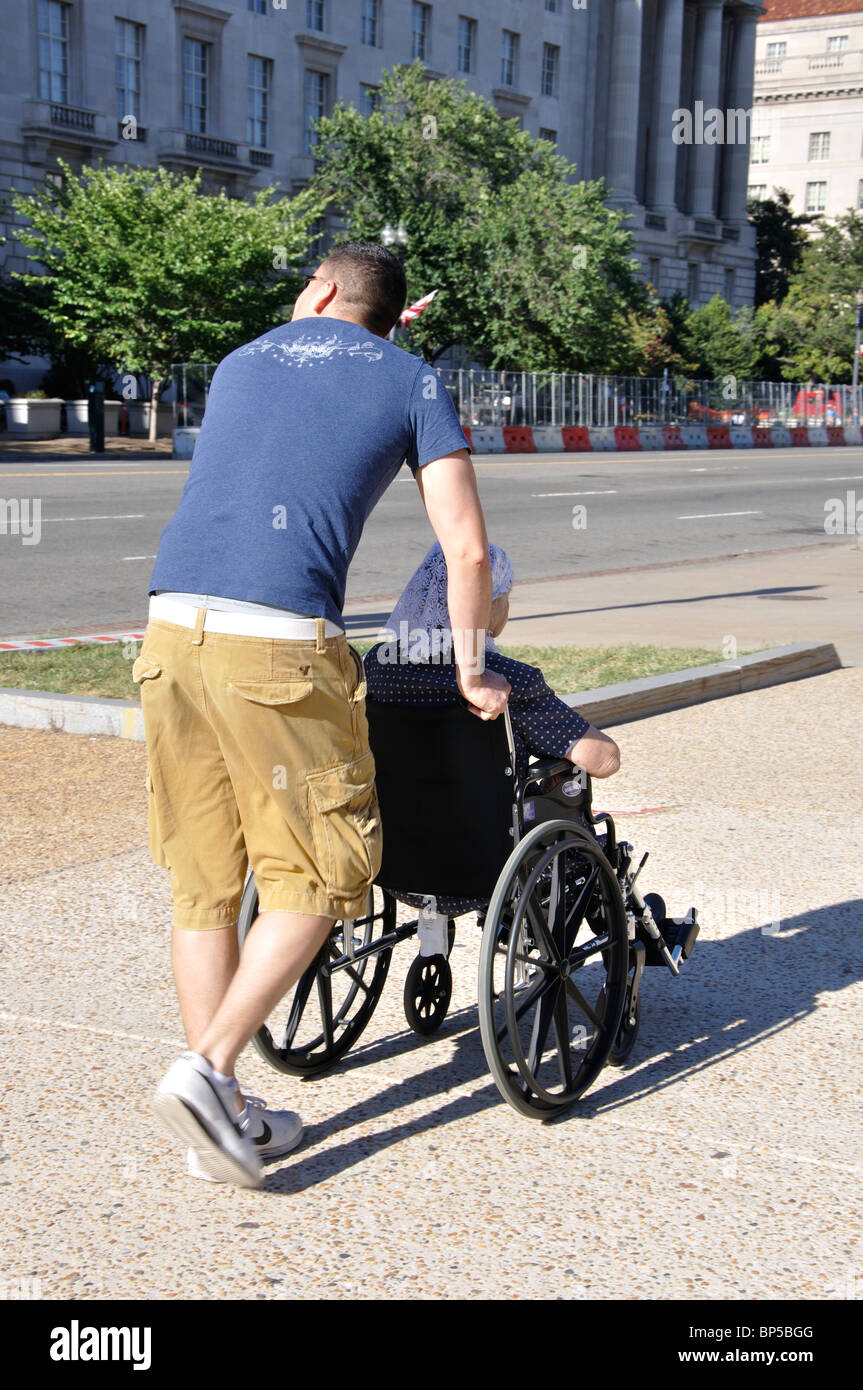 Disable woman in wheelchair, Washington DC, USA Stock Photo - Alamy