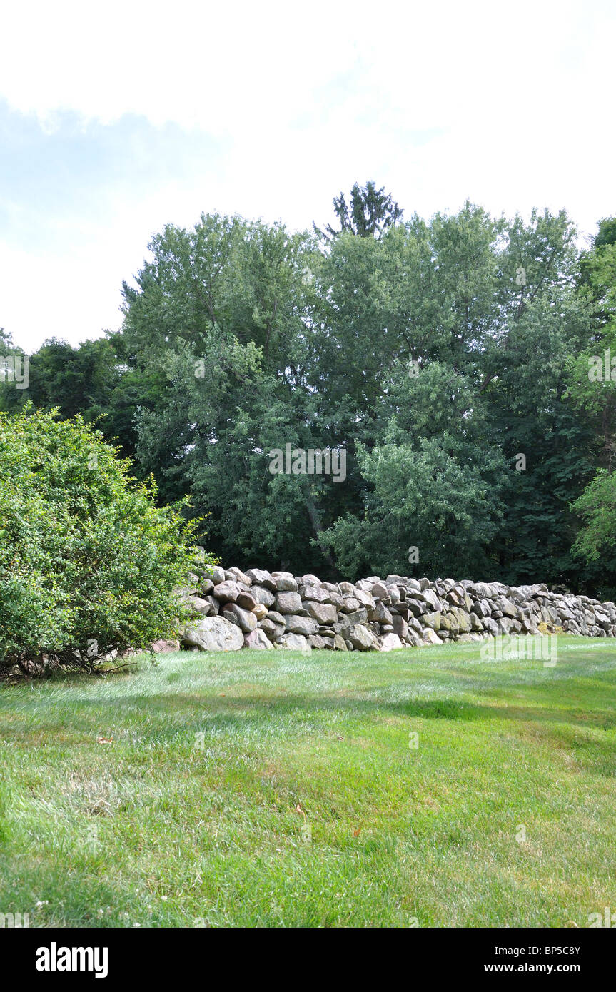 Stonewall in New England, Connecticut, USA Stock Photo - Alamy