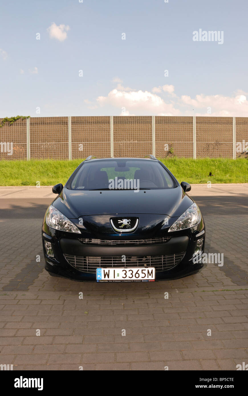 Peugeot 308 SW 1.6 HDI - MY 2010 - dark blue metallic - French popular ...