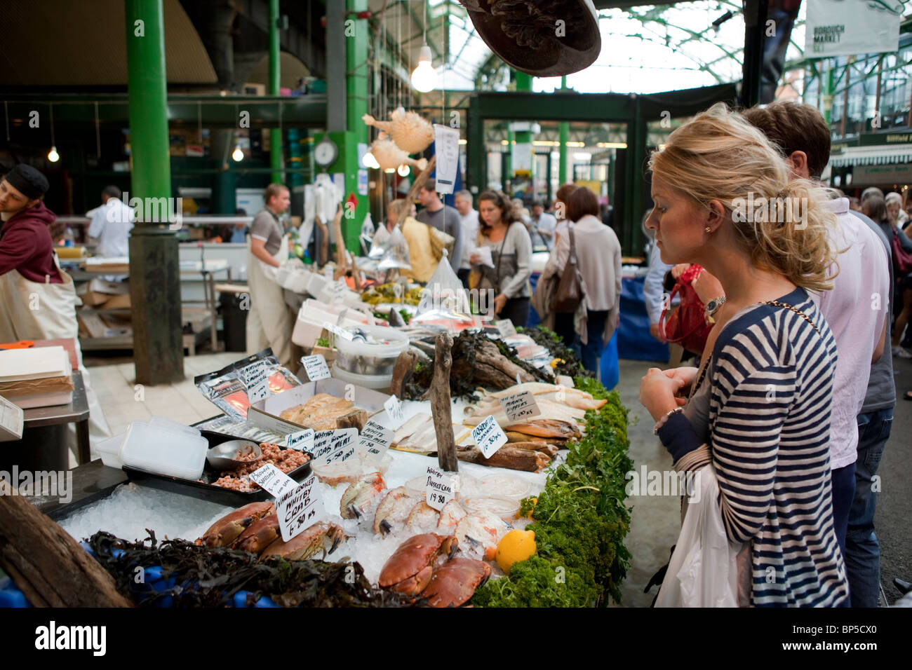 Trade fish market hi-res stock photography and images - Alamy