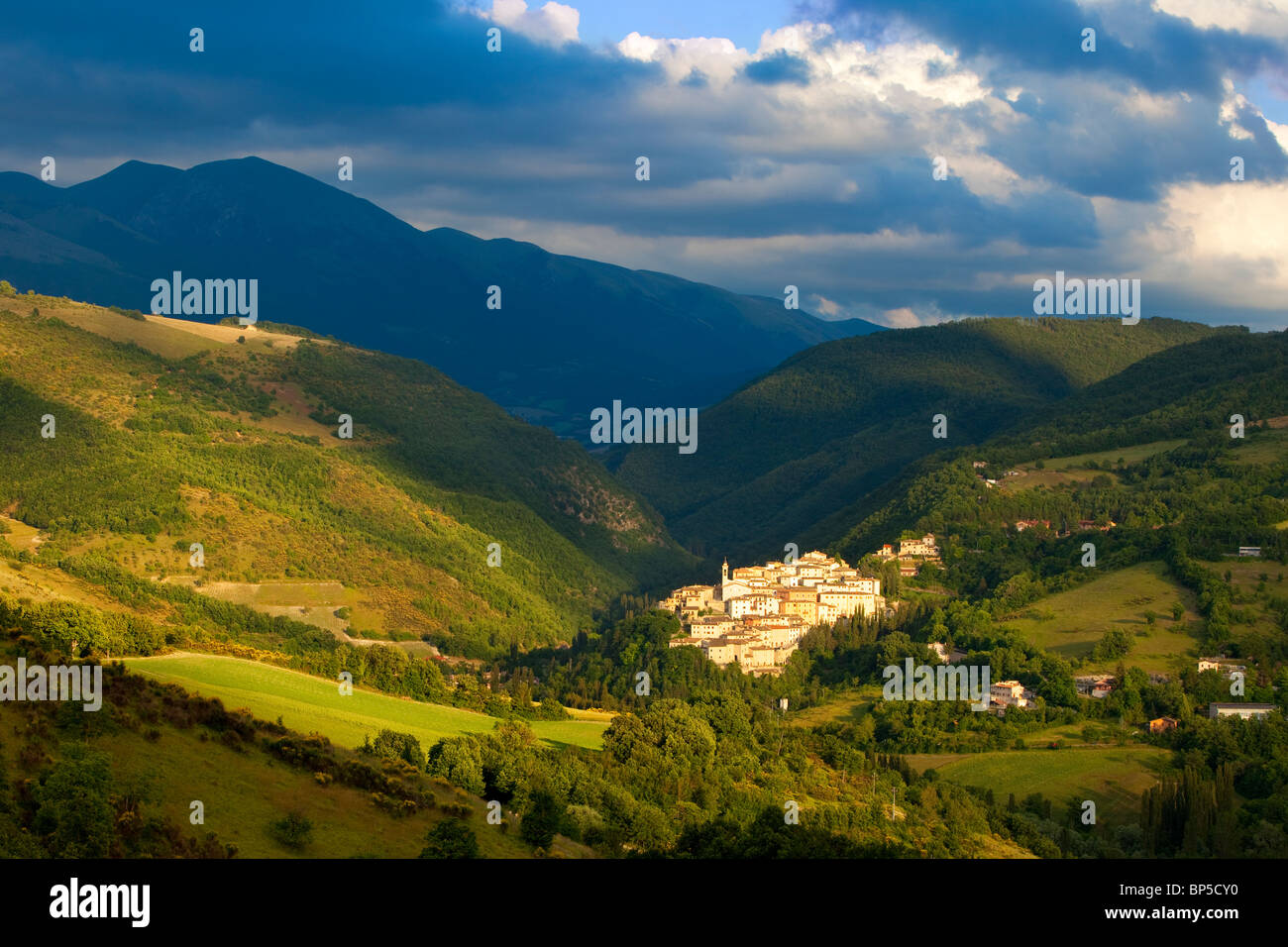 Medieval town of Preci in the Valnerina, Monti Sibillini National Park ...