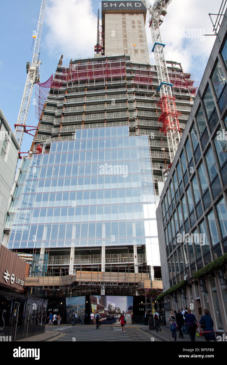 London cladding hi-res stock photography and images - Alamy