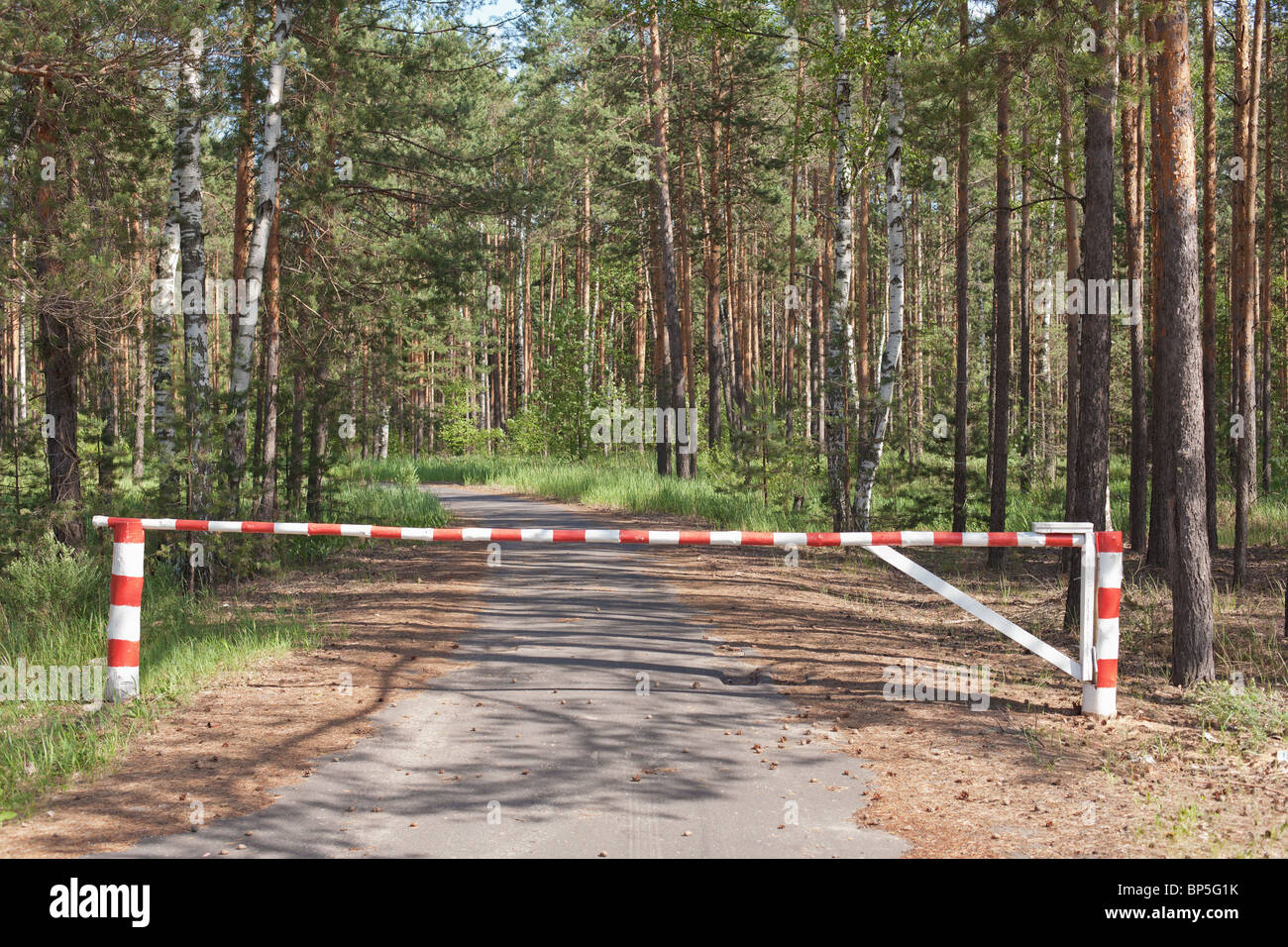 Blocking road view hi-res stock photography and images - Alamy
