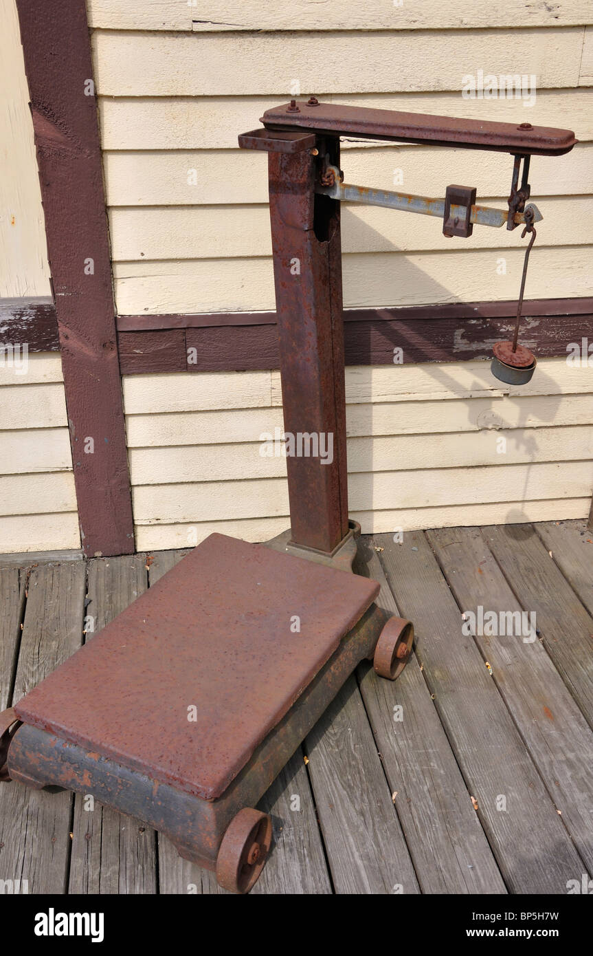 Rusted scales hi-res stock photography and images - Alamy