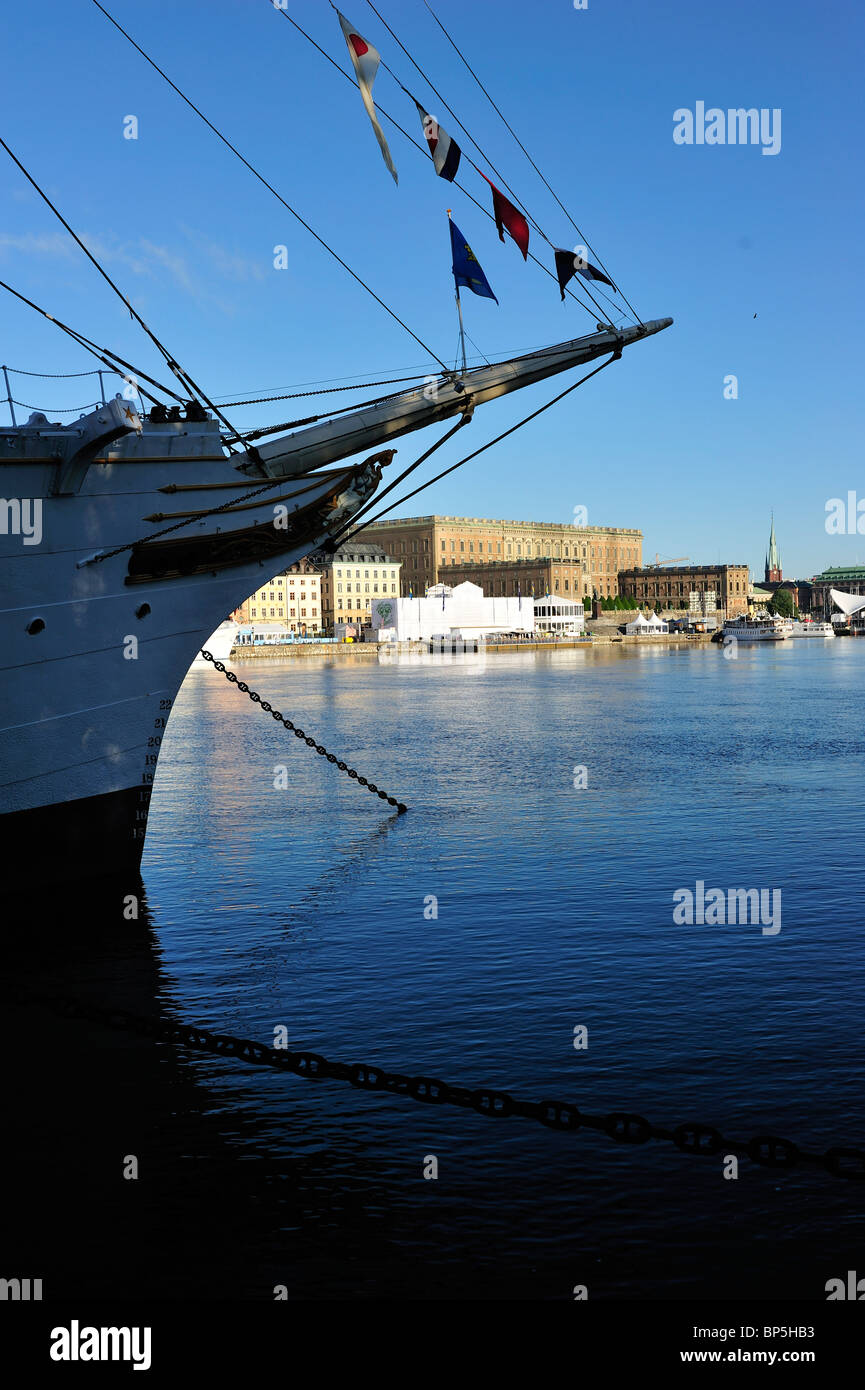 Ship castle hi-res stock photography and images - Alamy