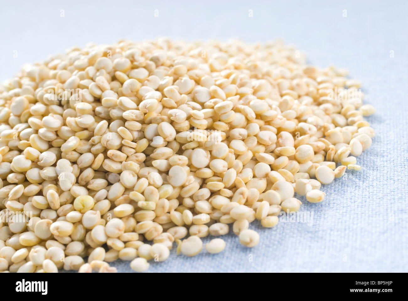 quinoa grains pile Stock Photo - Alamy