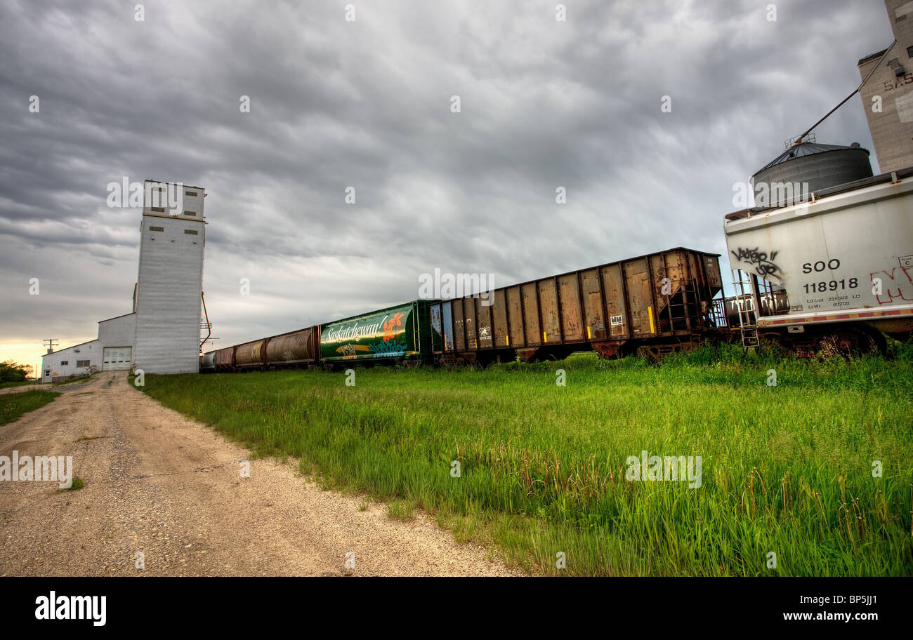 Storm Clouds over Grain Elevator Saskatchewan Stock Photo - Alamy