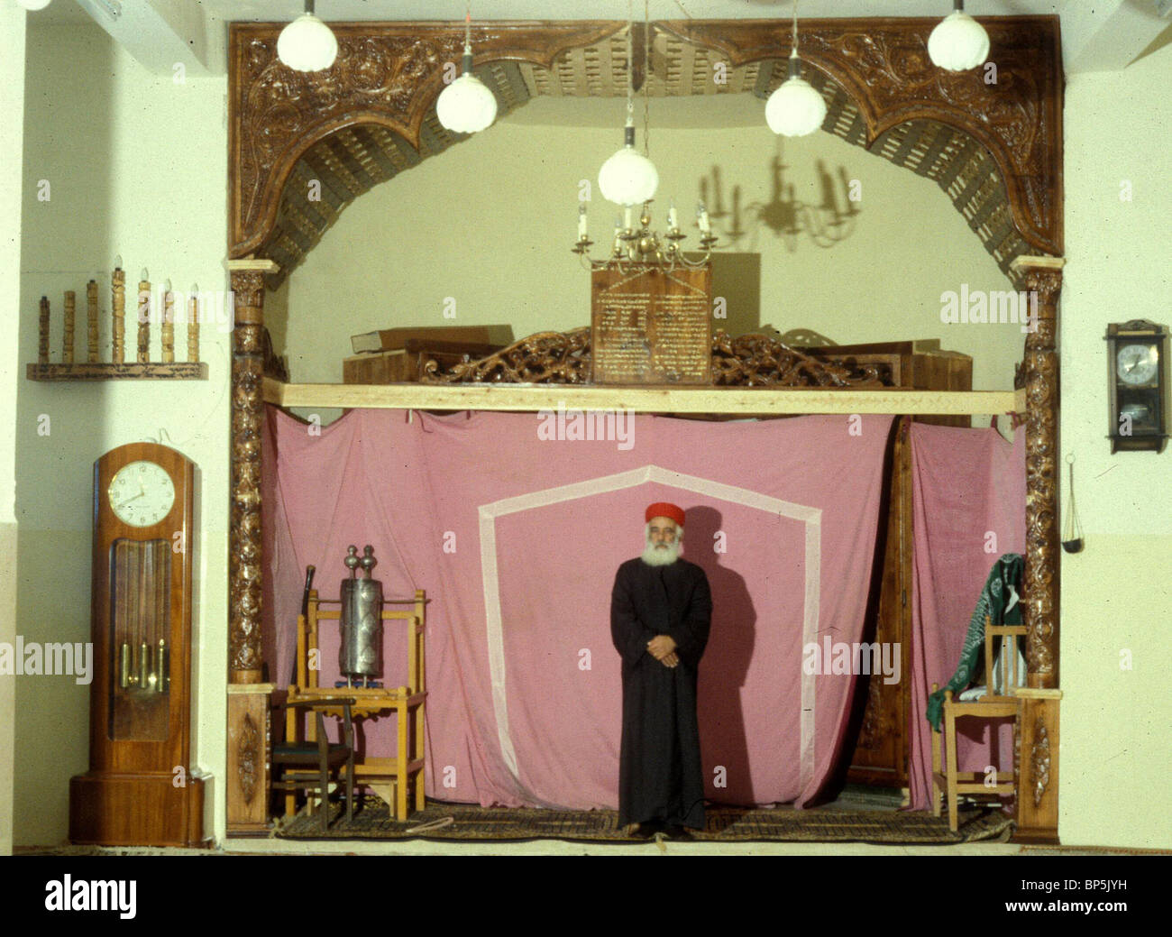4369. THE SAMARITAN SYNAGOGUE IN SHEM (NABLUS) NEAR MT. GERIZIM. THE ...