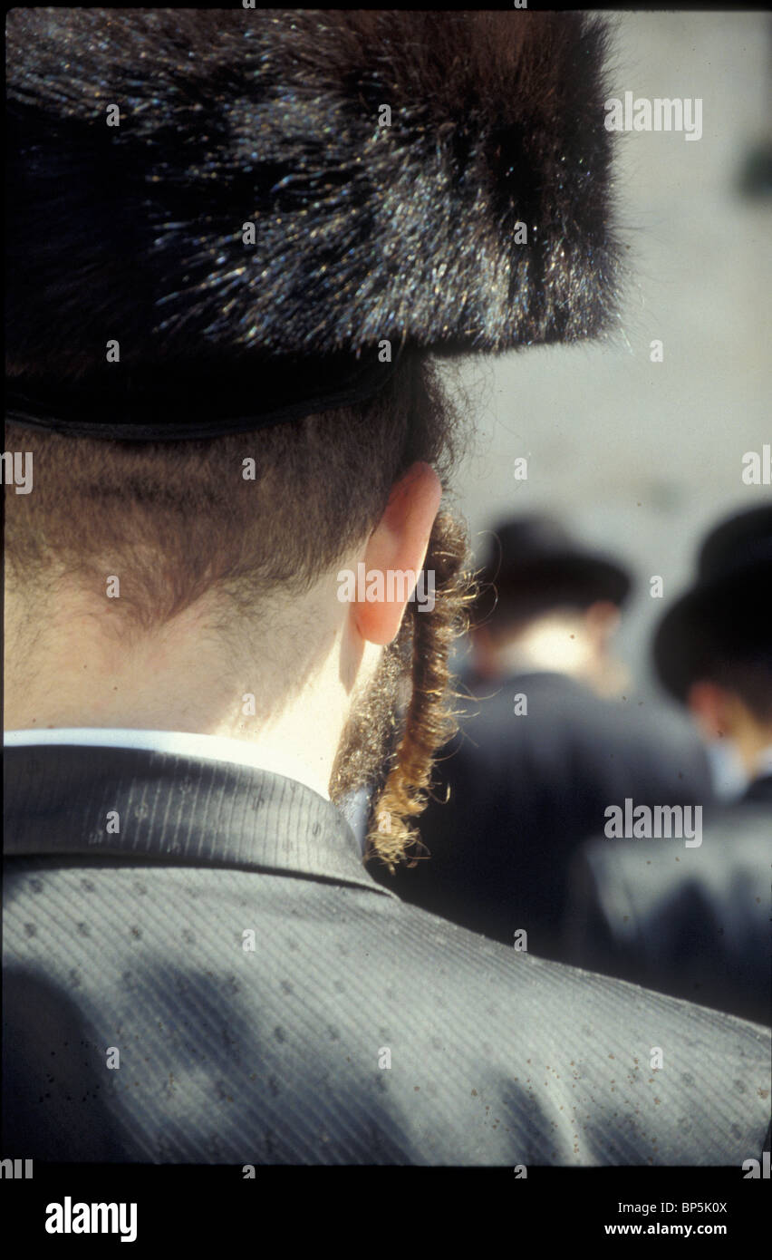 4436. JEWISH MEN WITH SIDELOCKS, (PEOTH Stock Photo - Alamy