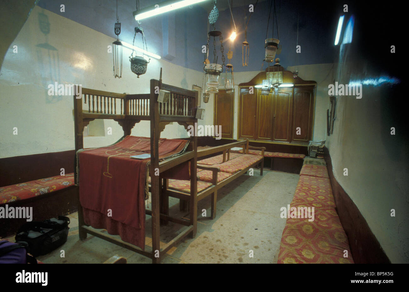 Bema synagogue hi-res stock photography and images - Alamy