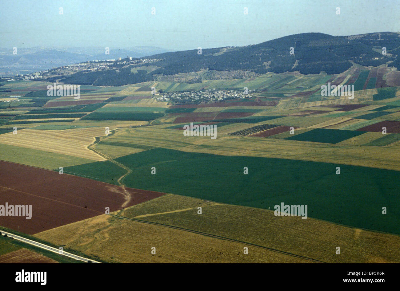 4673. THE VALLEY OF BETH-SHEAN IN NORTHERN ISRAEL + GILEAD MOUNTAINS ...