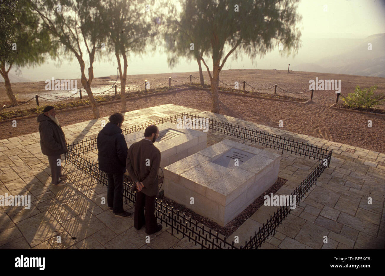 5114. BEN GURION'S TOMB IN SDE BOKER, A KIBUTZ IN THE CENTRAL NEGEV TO WHICH HE MOVED AFTER ...