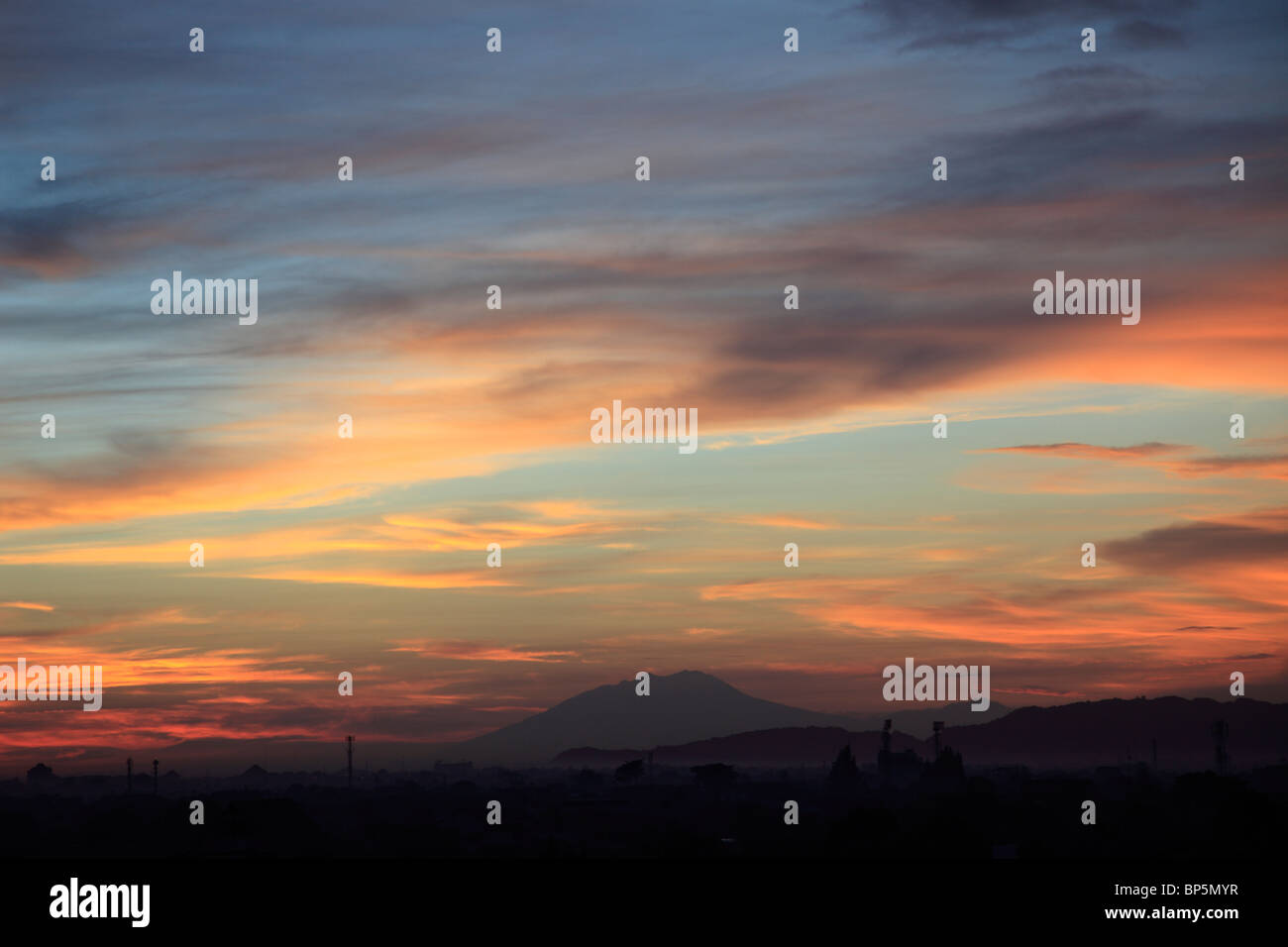 Sunrise sky hi-res stock photography and images - Alamy