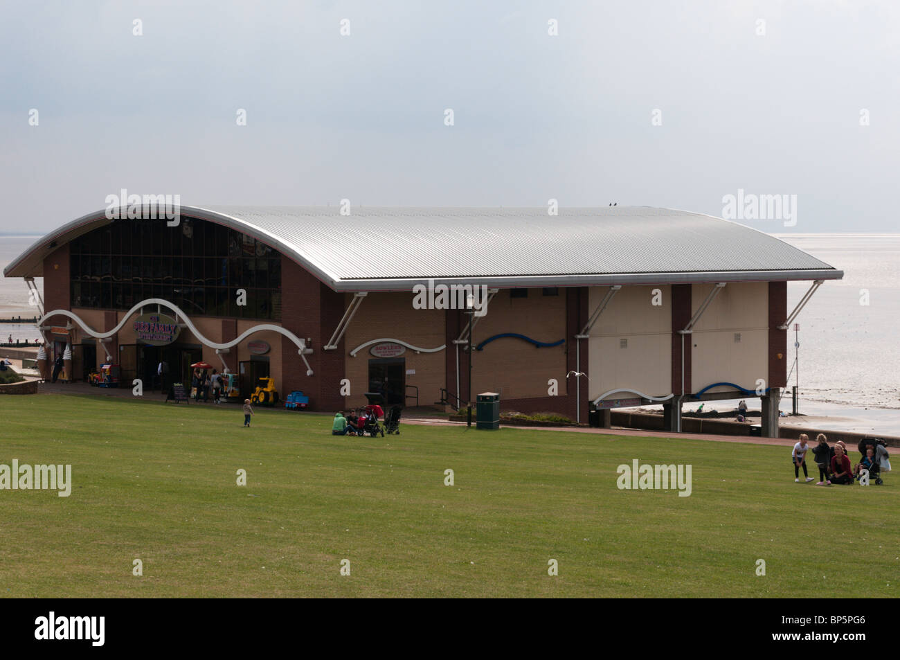 Hunstanton pier hi-res stock photography and images - Alamy