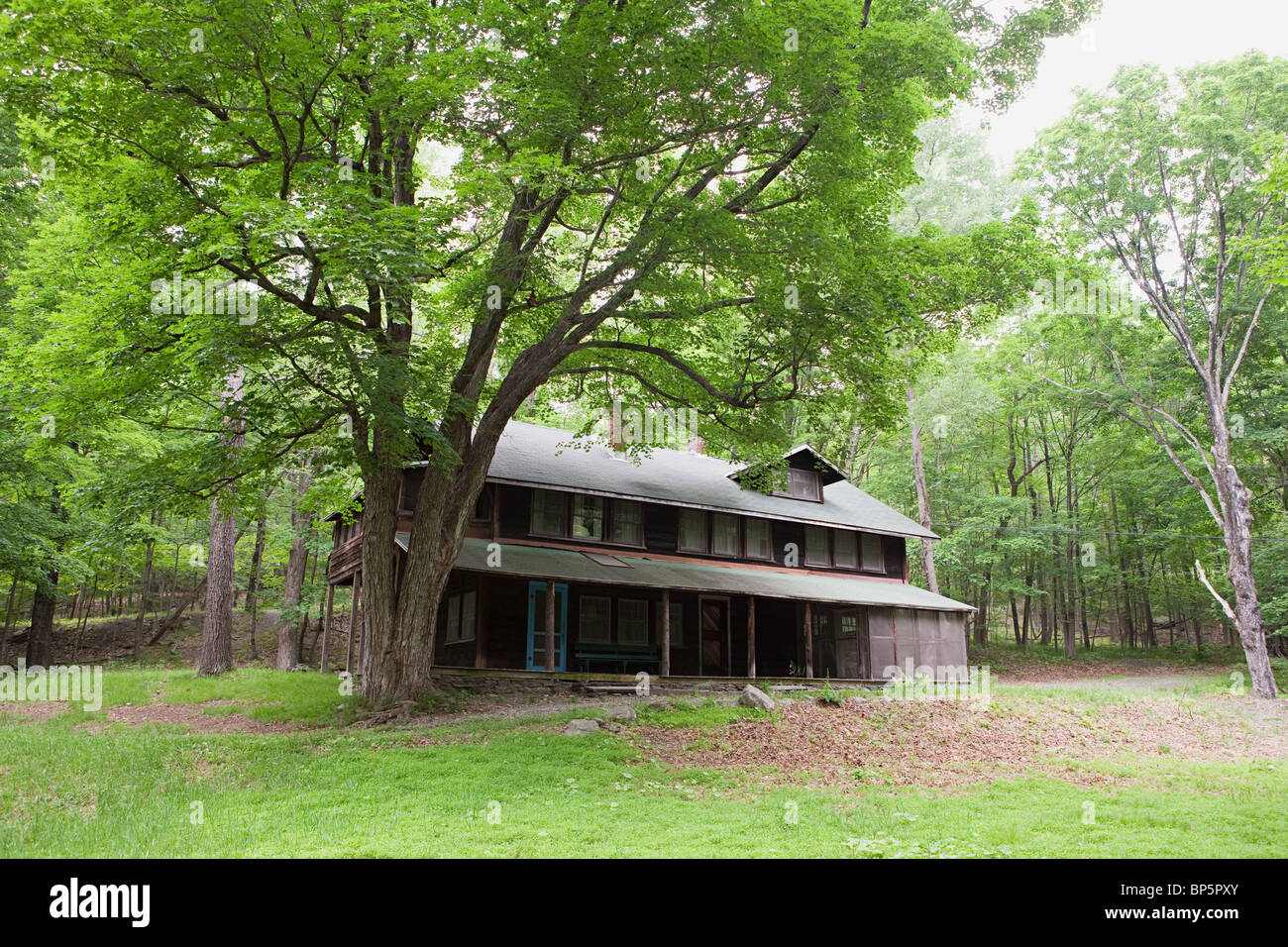 Holiday home exterior, rural scene Stock Photo - Alamy