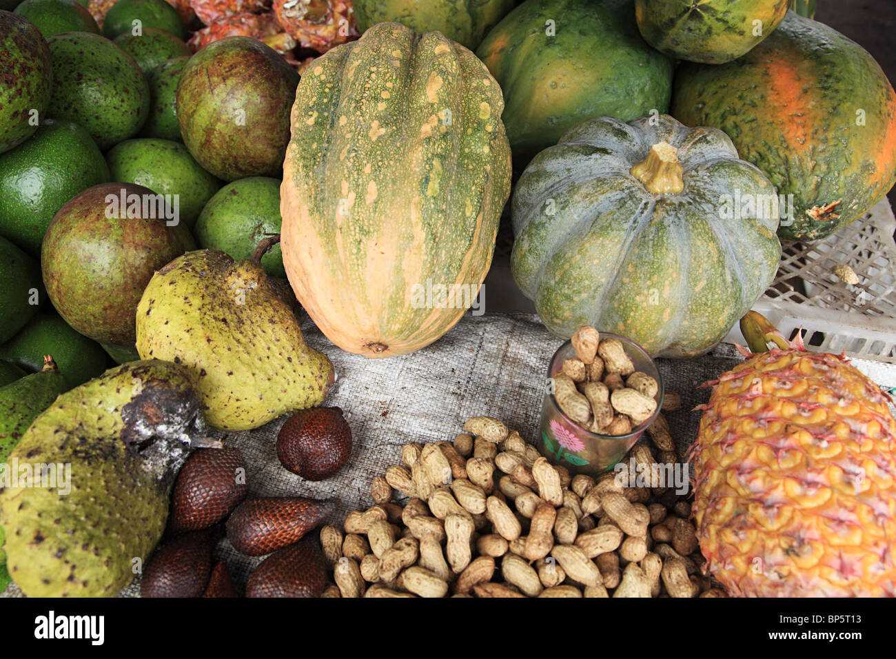 Indonesian fruit, vegetables and nuts Stock Photo - Alamy