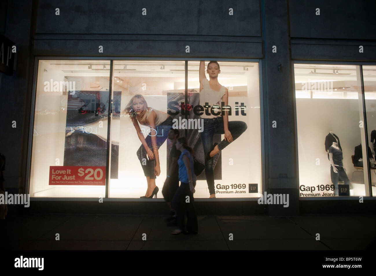 A Gap store in New York Thursday, August 12, 2010. (© Richard B. Levine Stock Photo - Alamy