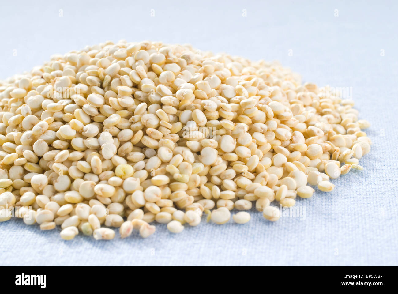 quinoa grains pile Stock Photo - Alamy