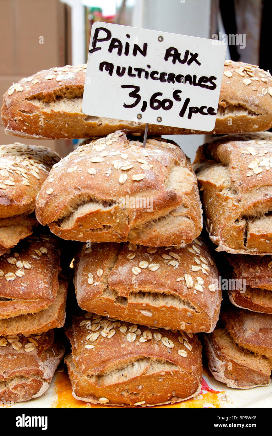 Freshly baked wholegrain bread on a french market stall Stock Photo - Alamy