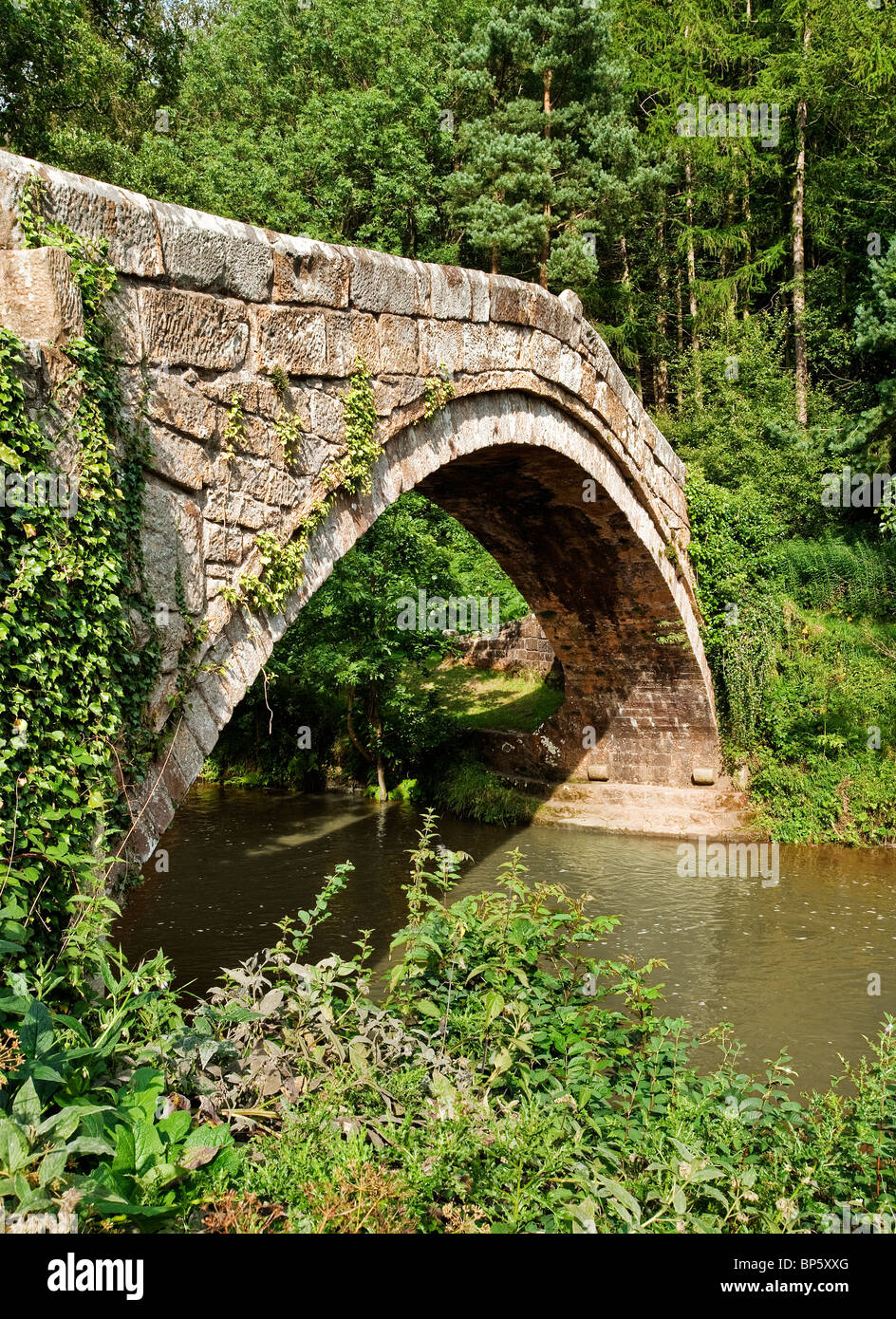 A view of the ancient Beggars bridge at Glaisdale in the Esk Valley ...
