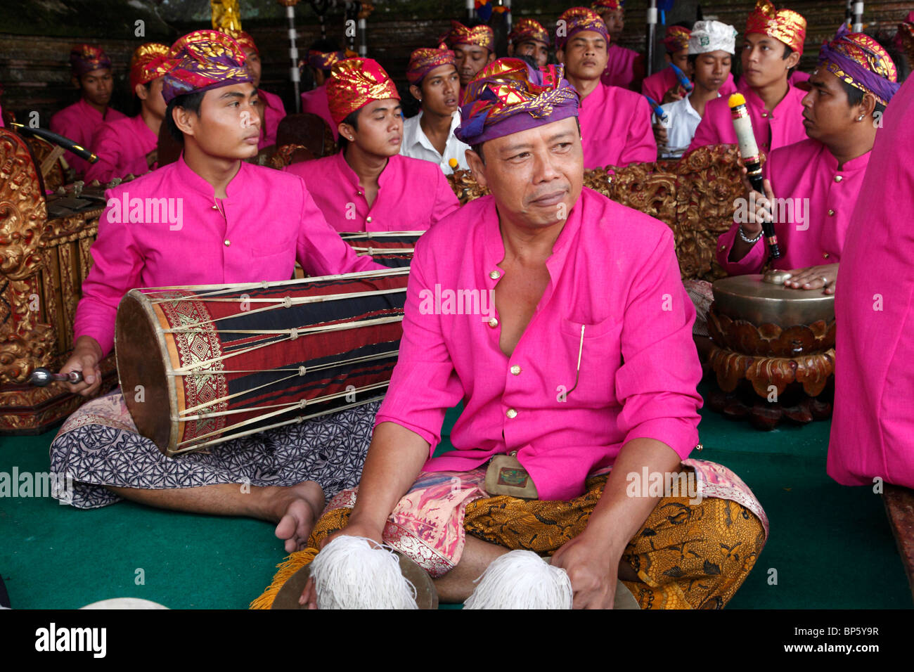 Indonesia, Bali, Mas, temple festival, gamelan musicians, odalan ...